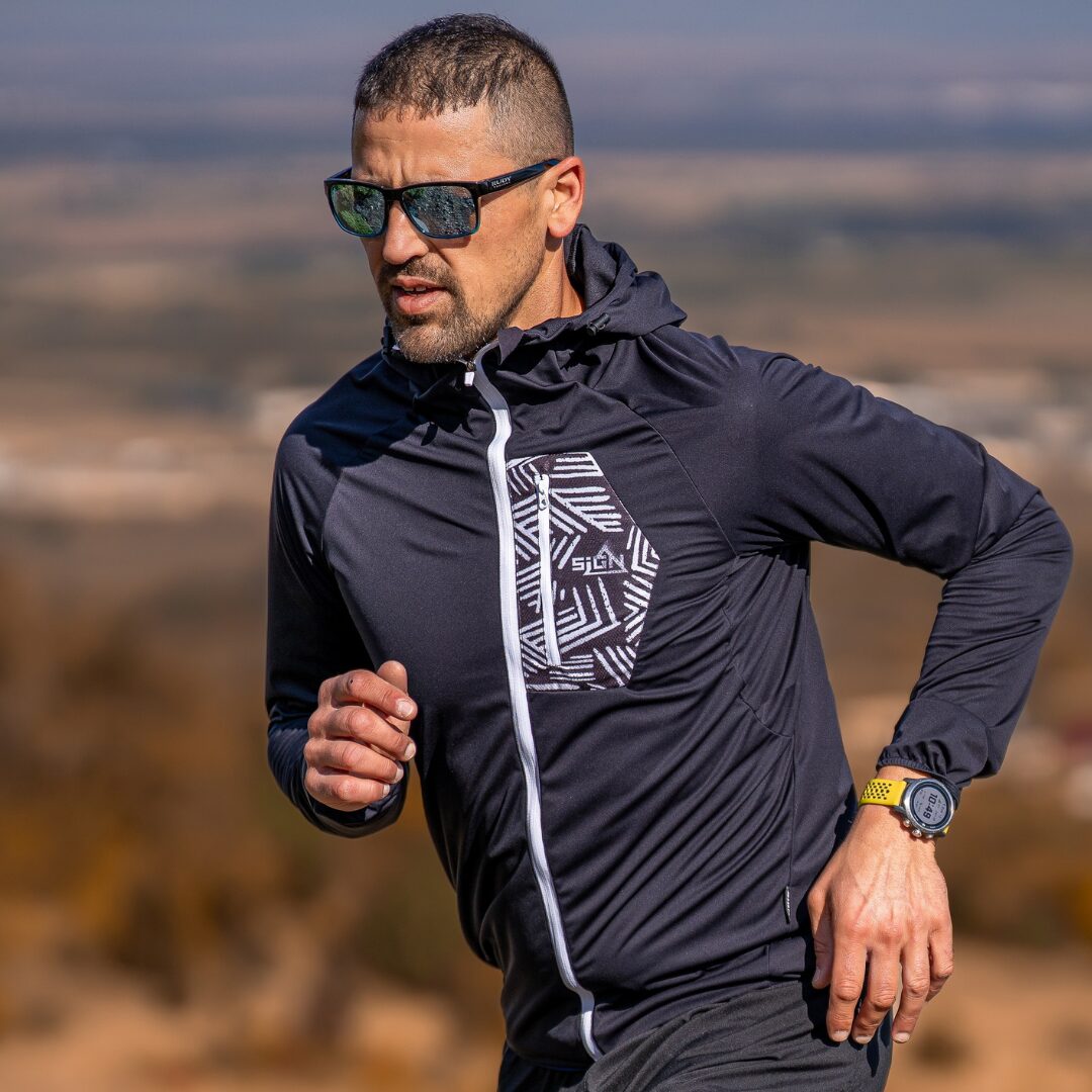 SIGN Run Protect V2 Jacket - Red SS25 | €89.00